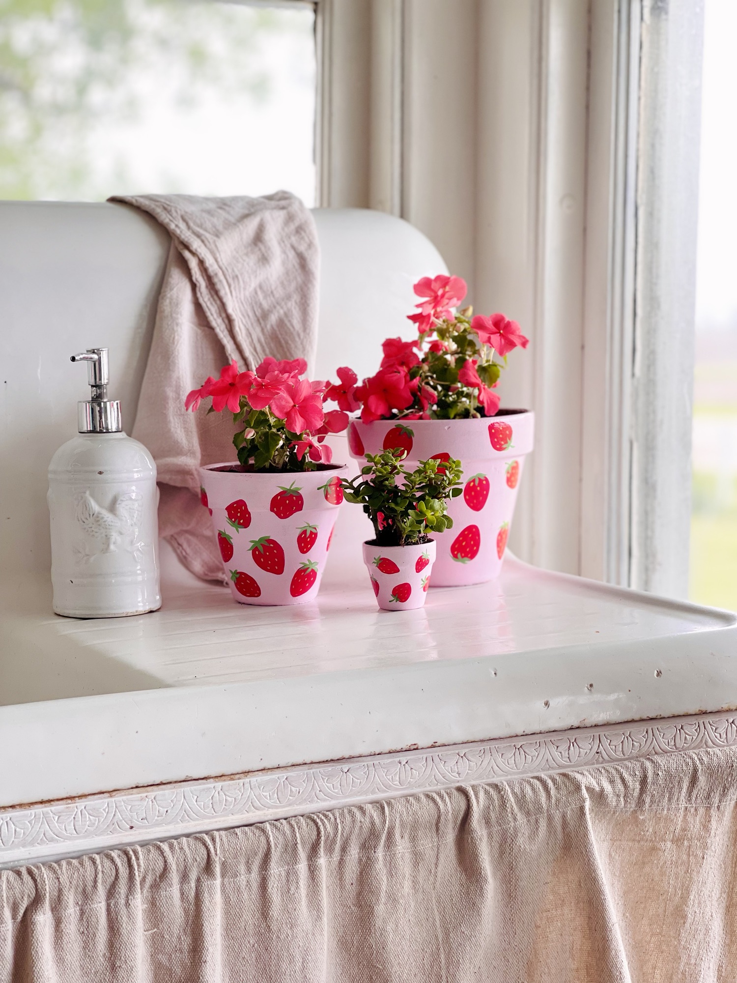 Hand painted pots for the farmstand | Hodgin Homestead